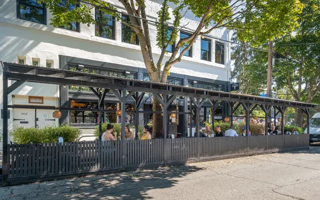 Neighborhood - The Ballard Independent - Apartments In Ballard