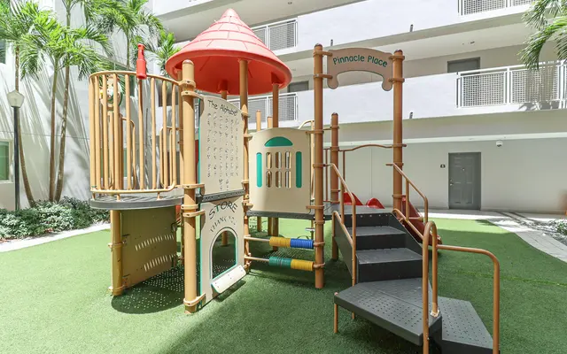 Welcome to Pinnacle Place Apartments