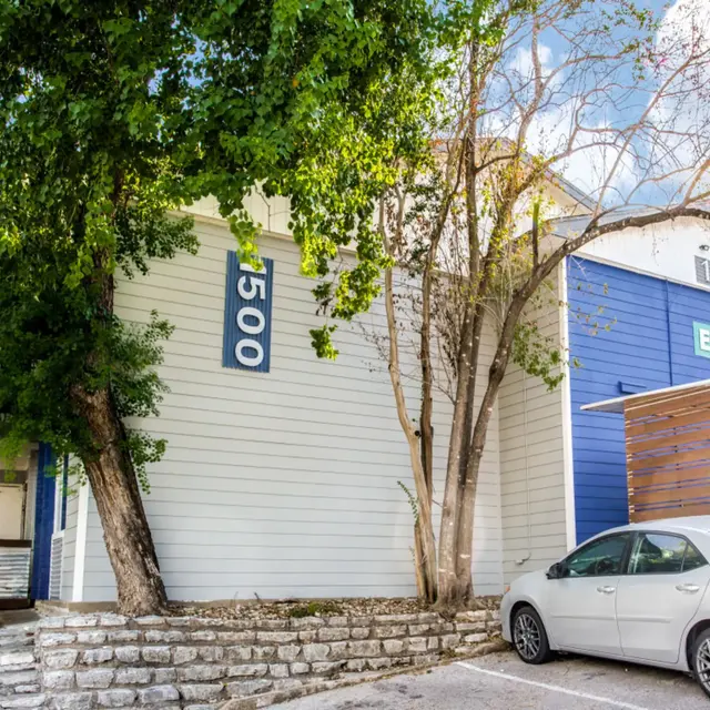 Photo Gallery & Virtual Tour of Element Austin Apartments in East ...