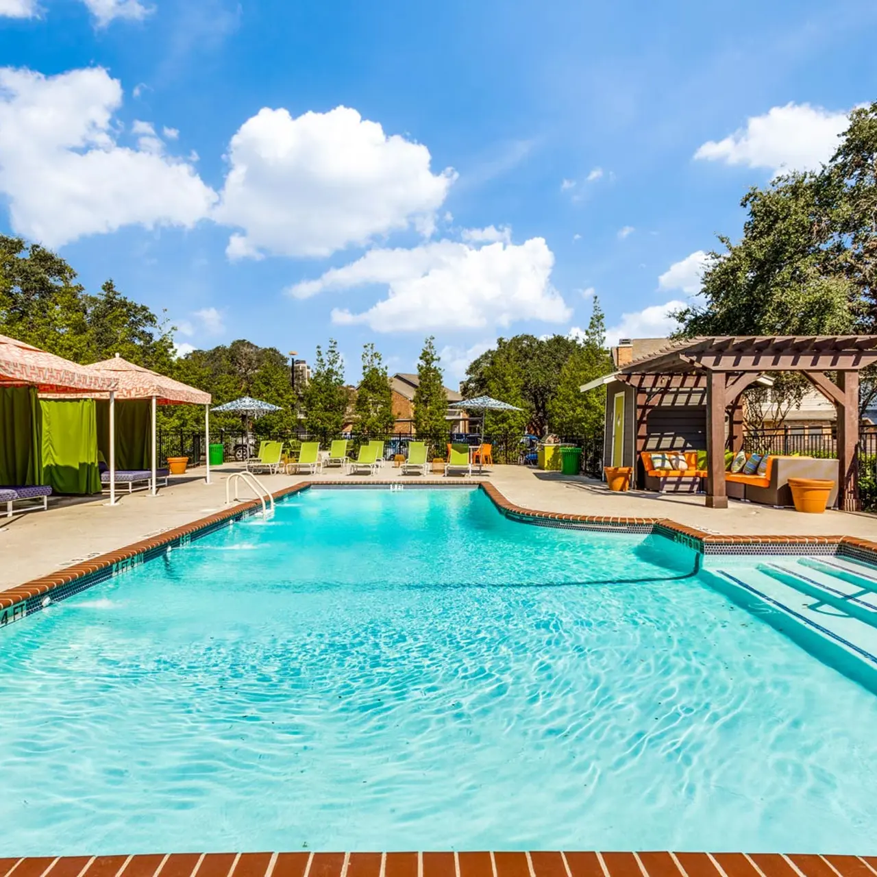 Gallery | Balcones Club Apartments