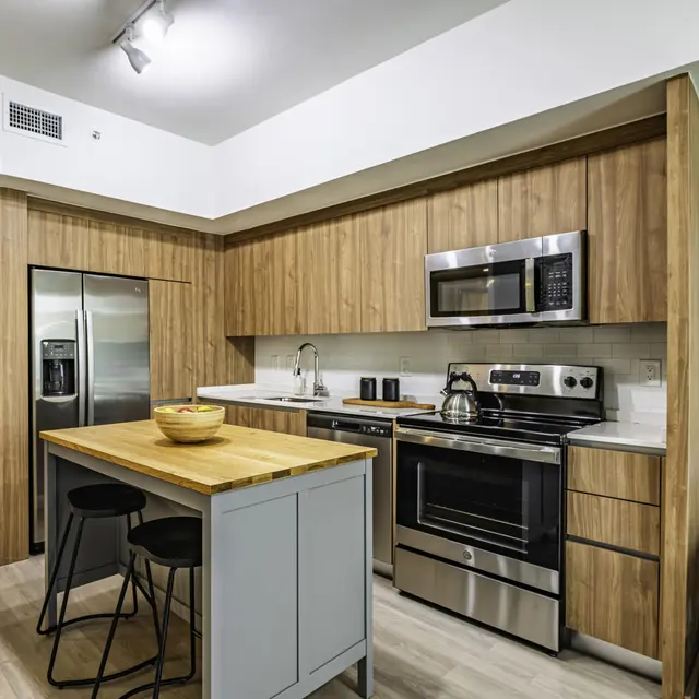 Resia Golden Glades | Modern Apartments in Miami, FL