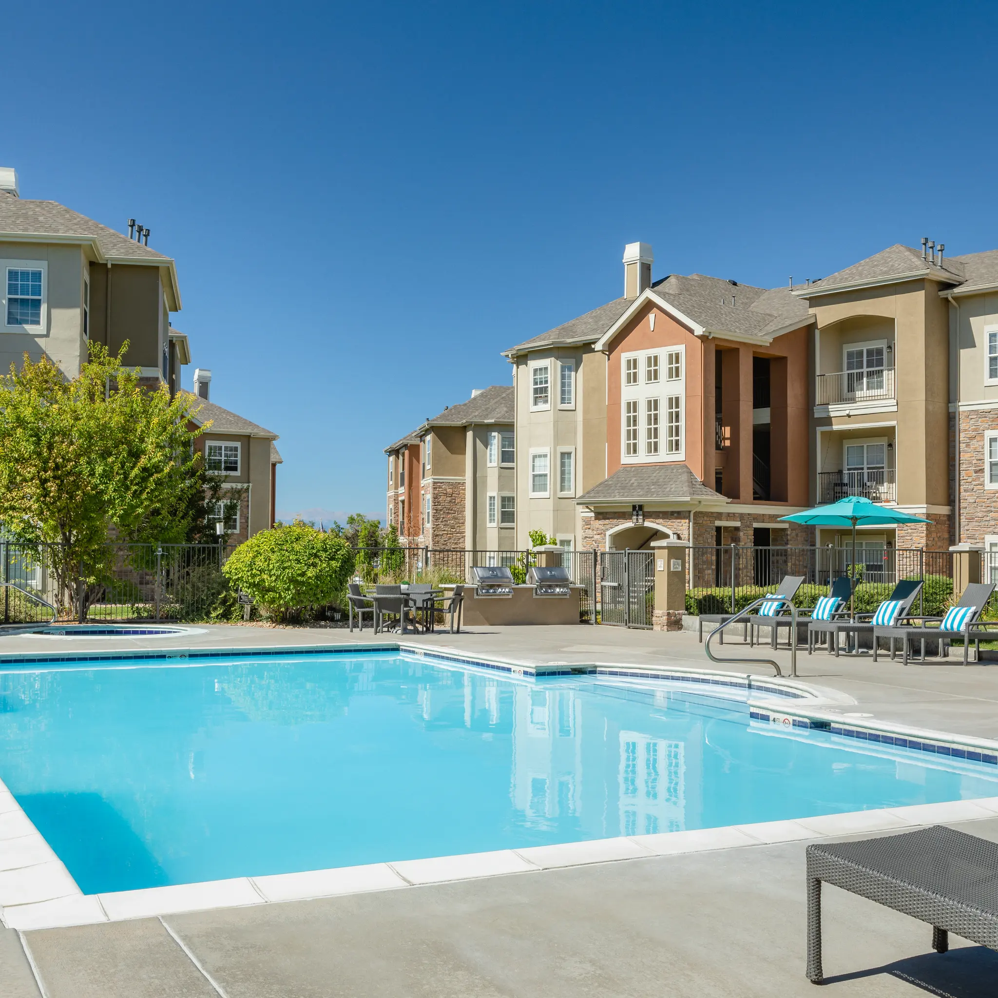 Luxe Apartments in Cherry Creek, CO | Grove at Cherry Creek