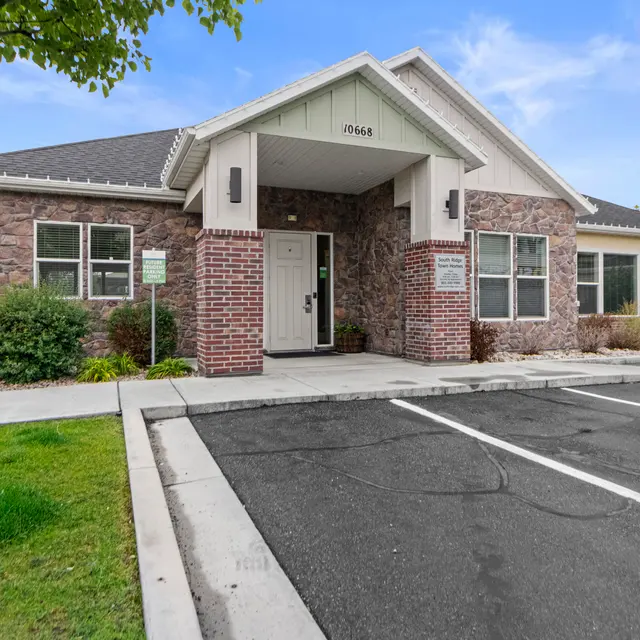 Gallery | South Ridge Townhomes + Apartments