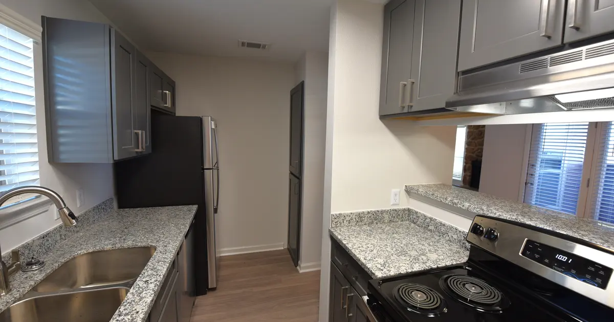 Renovated | Woodbridge Crossing