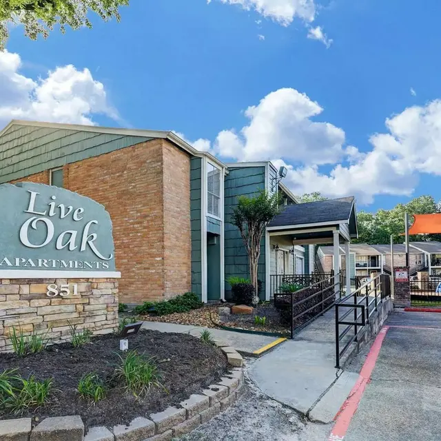Home | Live Oak Apartments