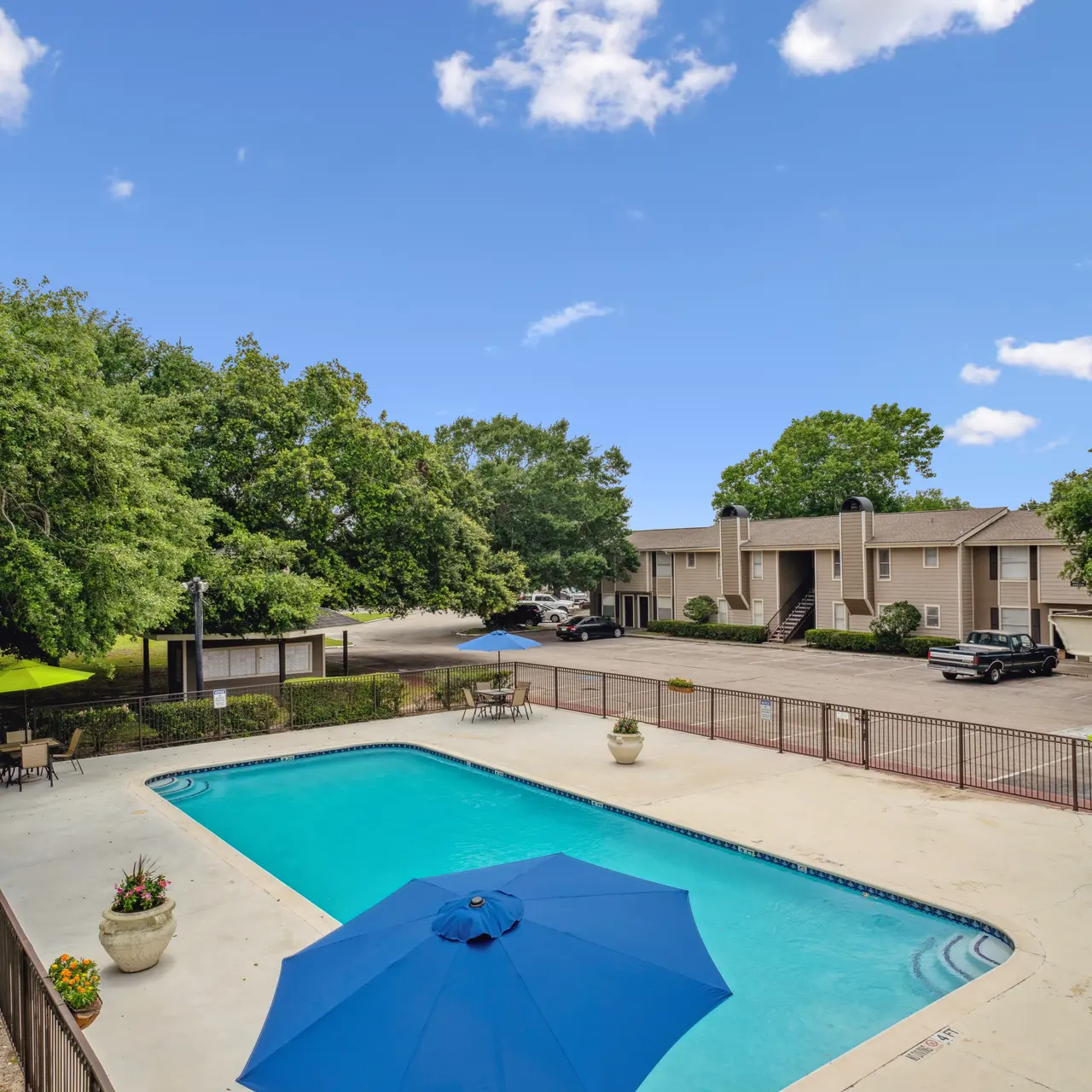 Home | Royal Oaks of Pearland