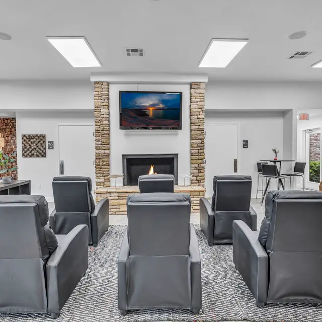 Gallery | The Palms on Lamar