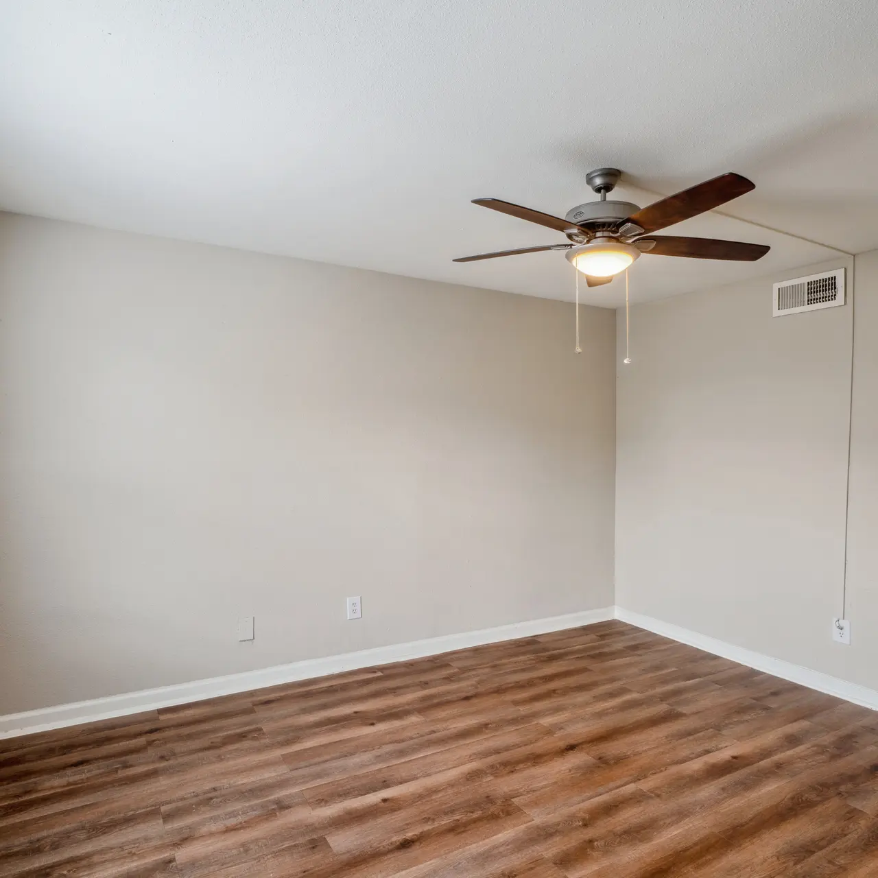 Home | Royal Oaks of Pearland