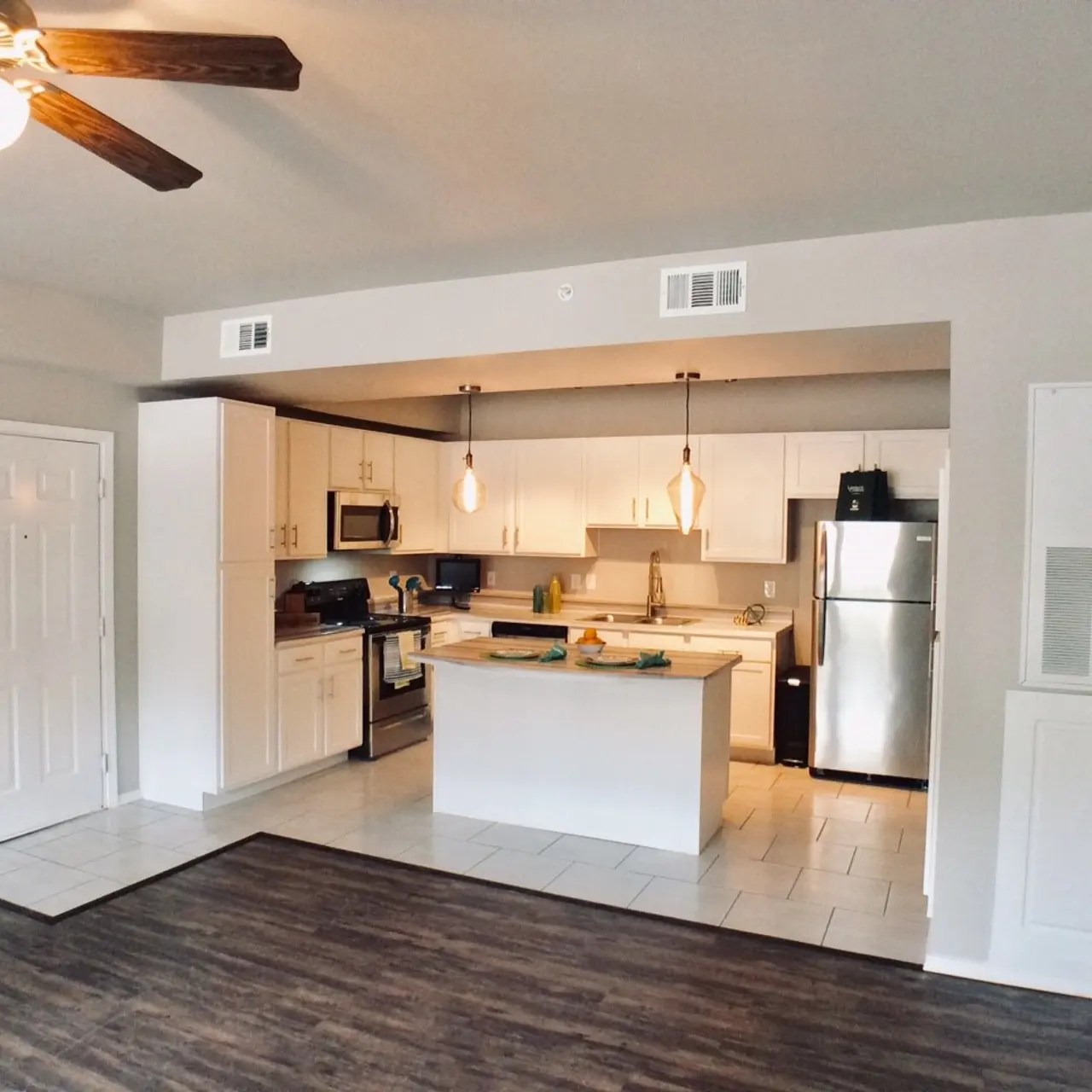 Home | Crown Lone Oak