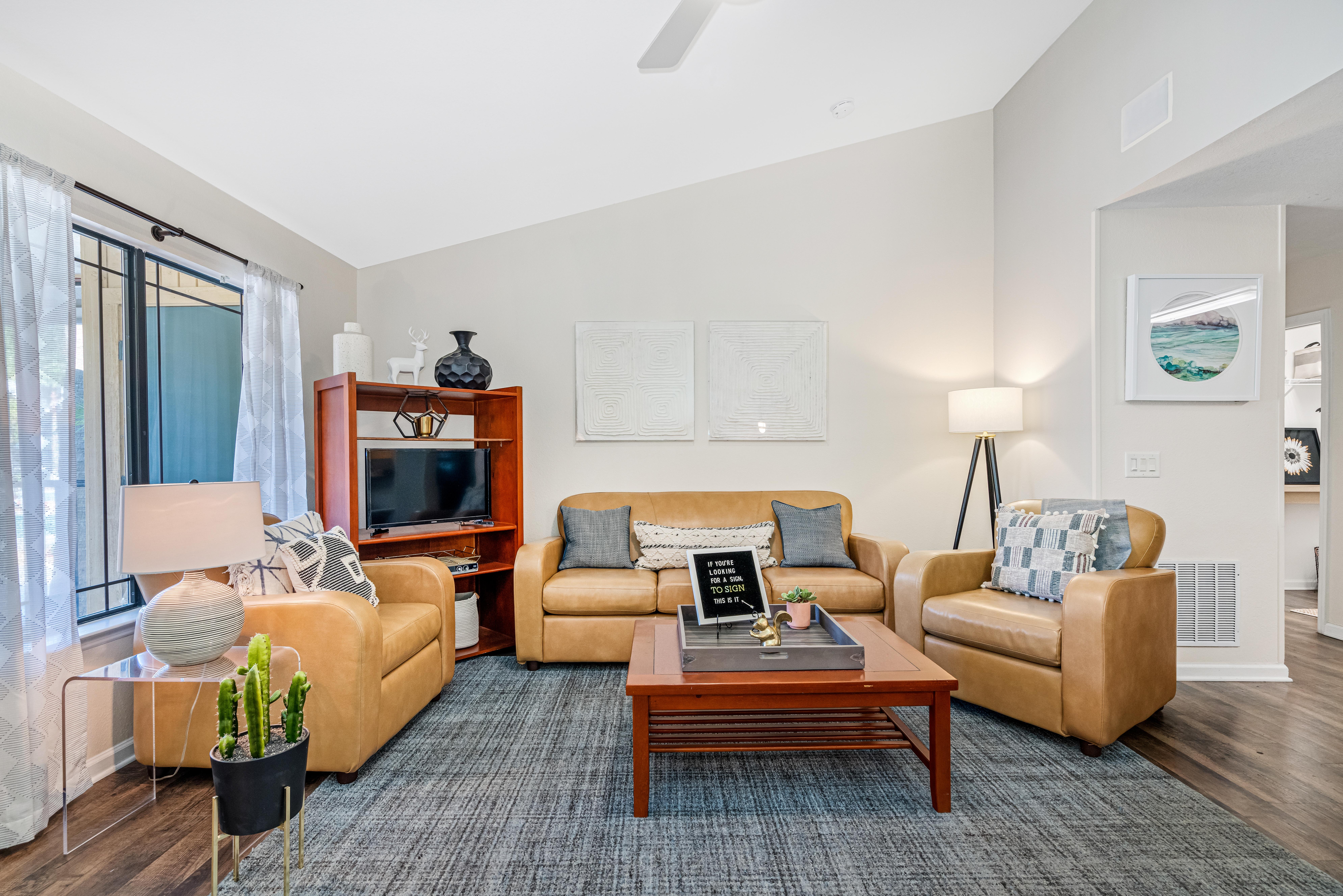 Home | Forest Lake Student Housing