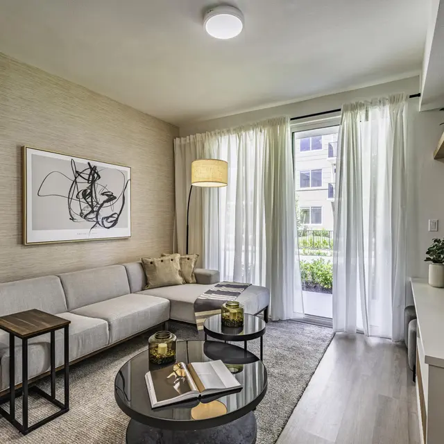 Resia Golden Glades | Modern Apartments in Miami, FL