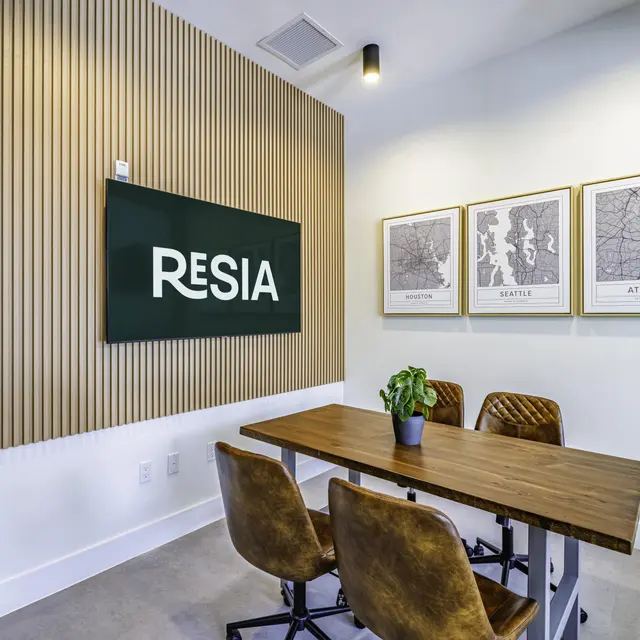 Resia Golden Glades | Modern Apartments in Miami, FL